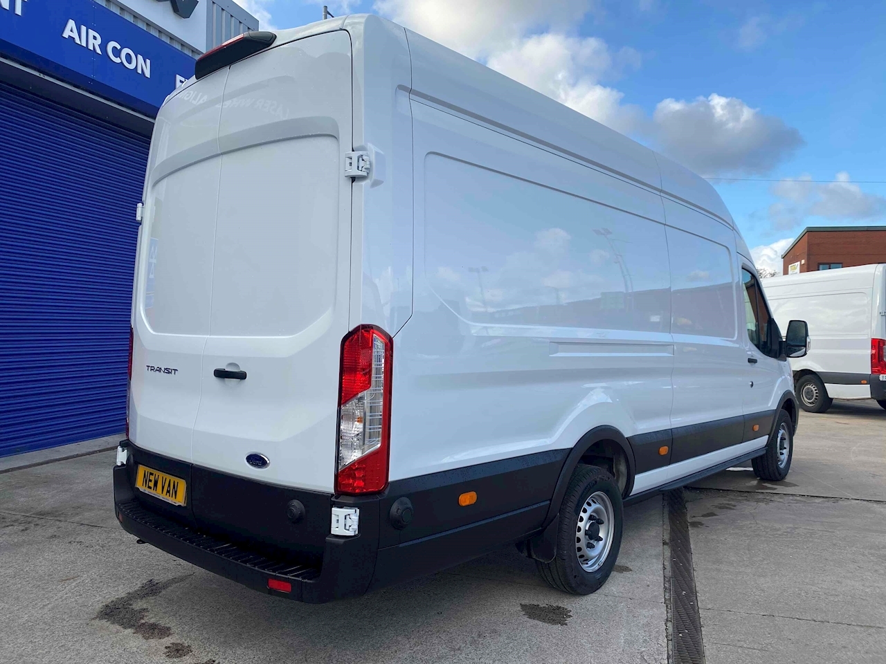 Maxus Deliver 9 vs Ford Transit: Features, Pricing & More | Leasing Pro