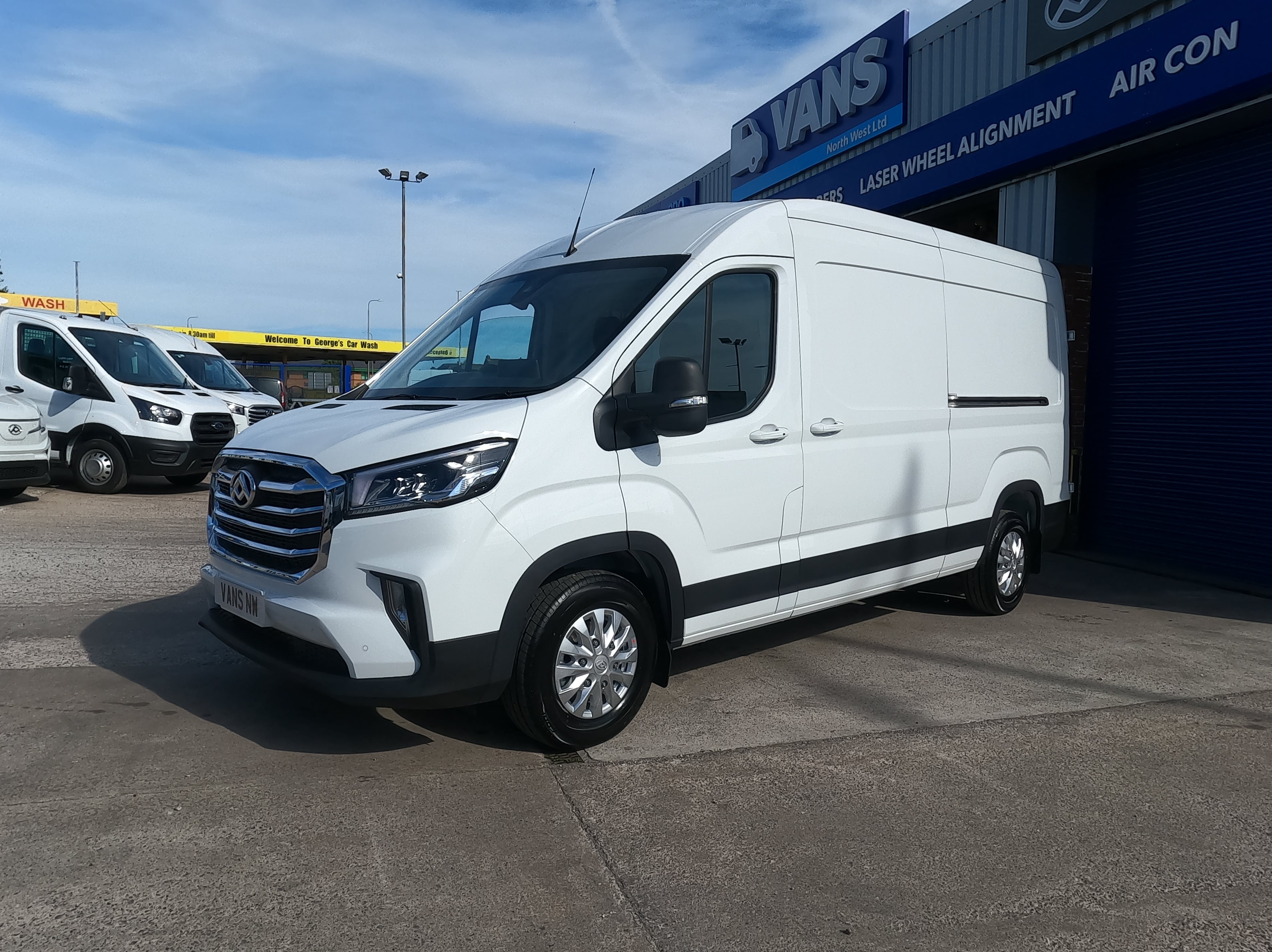 Maxus Deliver 9 vs Ford Transit: Features, Pricing & More | Leasing Pro